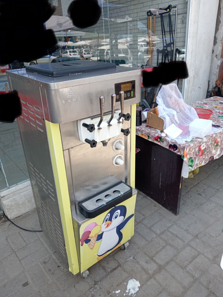 Frezer sotiladi 220 lik ishlashi zor