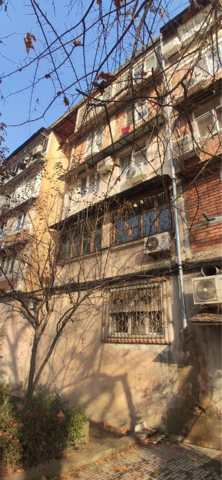 Продается 2 комнатная на Новомосковской 77 серия