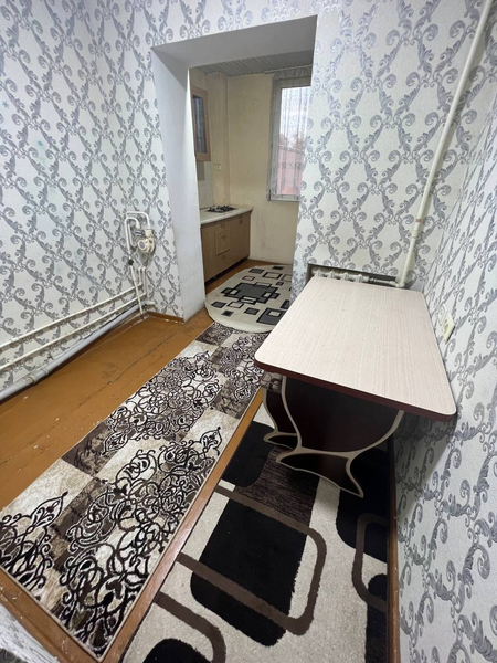 Метро Хамза 1/5/5 Балкон 2×3 С мебелью и техникой
