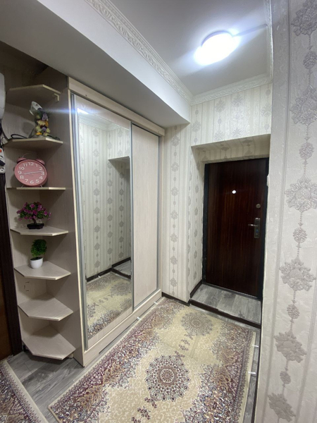 Кора камиш 2/4 да 3 хонали уй сотилади