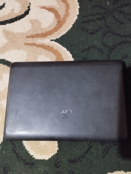 Netbook satiladi 500ming