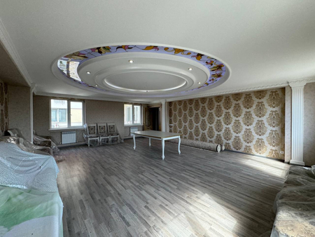 Продаётся квартира 4/8/10 евро ремонт 165кв.м ор: Нукус кинотеатр