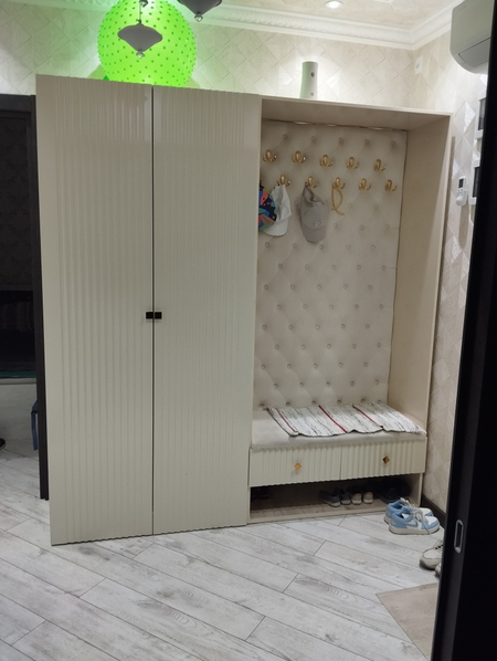 Прихожка шкаф в хорошем состоянии