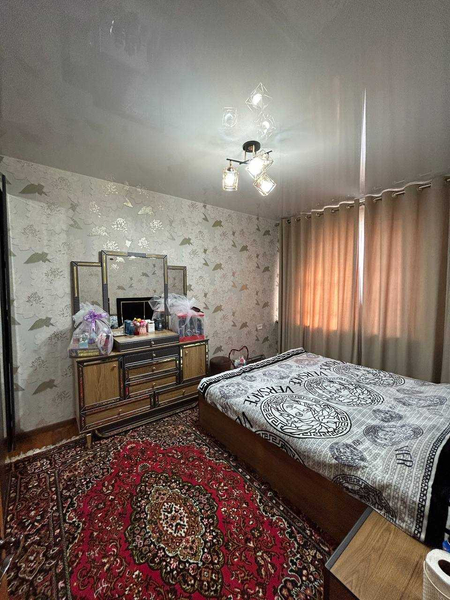 Кока кола заводи. 3. сотукда. 5 хонали шинам ва файзли уй сотаман.,