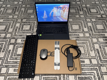 Acer noutbook 8GB ОЗУ, Core I5, Videokarta MX230, 1TB HDD, 128GB SSD.