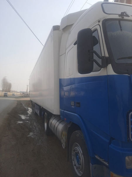 VOLVO + реф прицеп Сотилади
