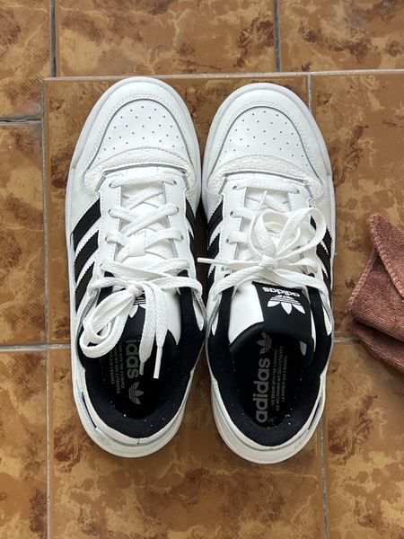 FORUM LOW CL Color: Core White / Core Black / Core White