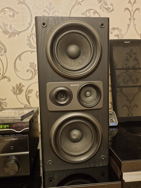 Sony колонки 4х полосные. Чистые.