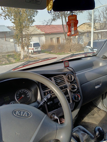 KIA бонго  2009 й