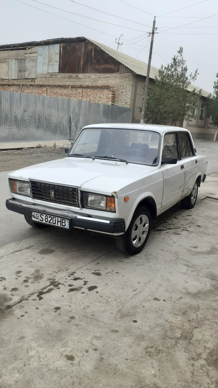 Ваз 2107       .