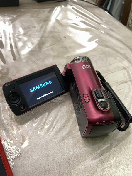 Samsung F53 видеокамера