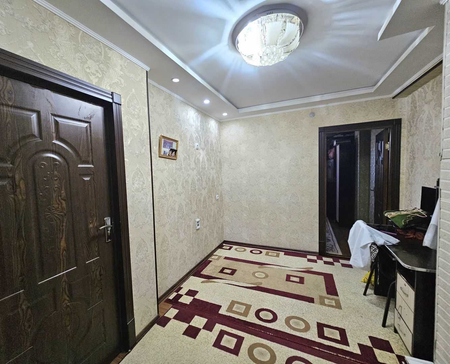 Срочно продаётся квартира в Шайхантахуре 2/2/9 (J2728 )