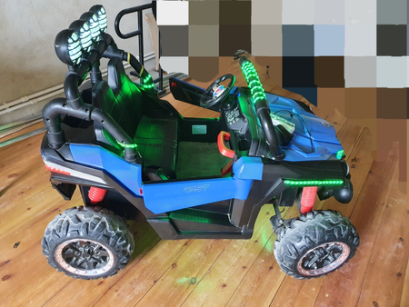 Bolalar mashinasi Baggi 4x4 sotiladi