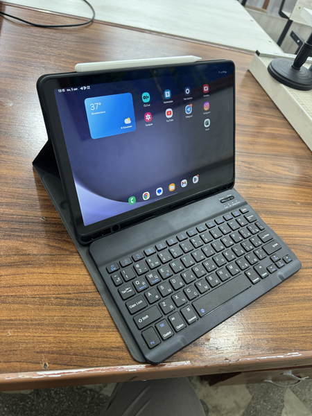 Samsung TAB A9 plus + Klaviatura Chexol + Stilus Pen