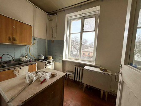 срочно ПРодаётся 2х ком. УлицаЛабзак/Парк Анхор Кирпичный дом.