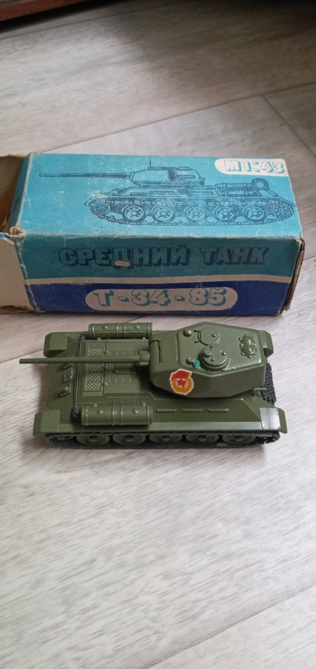 Модель танк Т-34 м 1-43