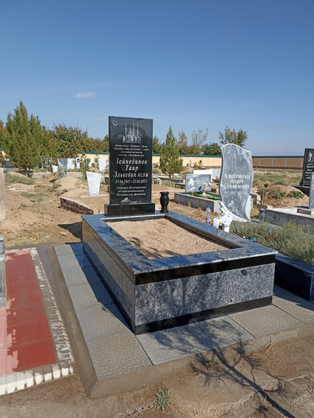 Памятники и плиты из мрамора и гранита