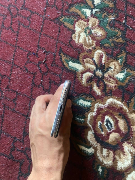 Iphone X pul zaril sotilvotti narxini kelishamiz