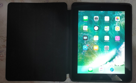 Продам iPad в хорошем и рабочем состоянии