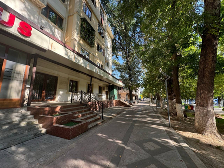 Фархадский Книжний Продается Нежилой