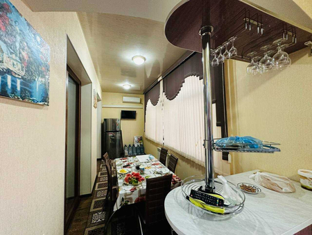 3 хоналик квартира горгазда, янги уй барча жихозлари билан