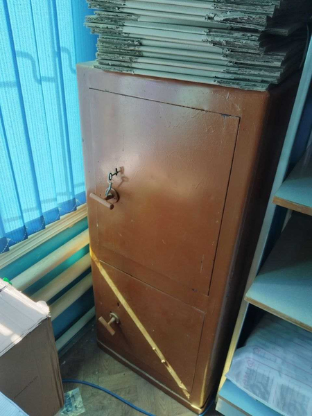 сейф металлический