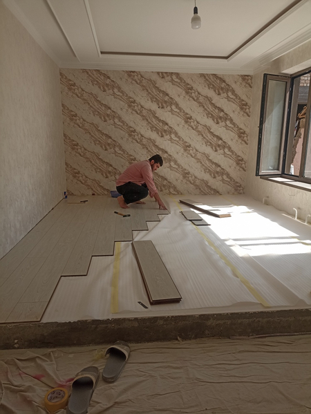 Laminat tarket pol