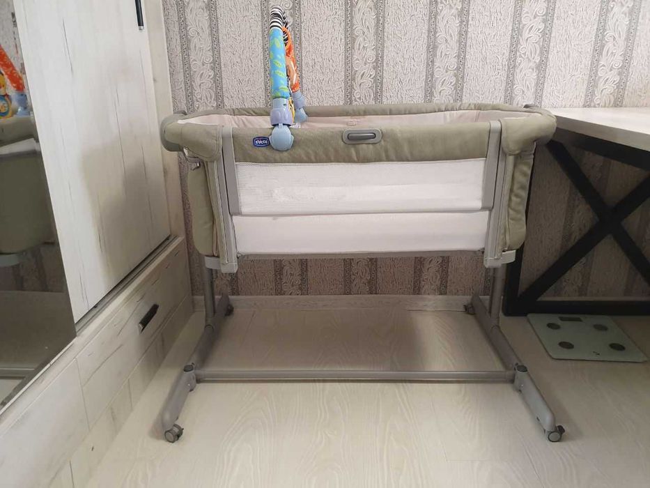 Продается детская кроватка Chicco Next2Me.