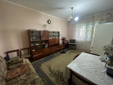 2 этаж.   2-комн.    Раздельная планировка.    48 м2.   Не торец