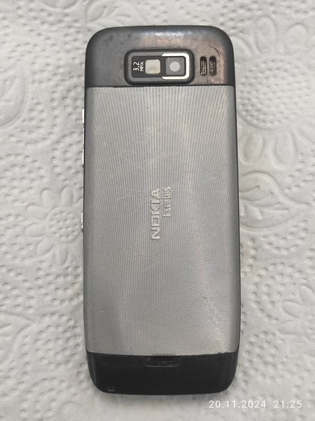 Nokia E52 Регестрация IMEI есть.