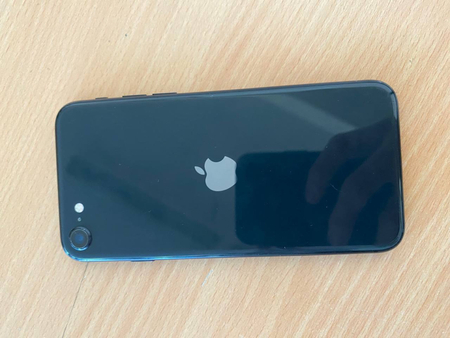 Iphone SE sotiladi !