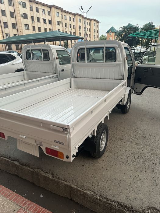 Labo 2024  kecha salondan chiqdi 8050