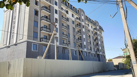 Урганчда аэропорт йулинда янги хондаонлар