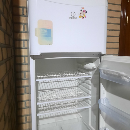 Холодилник indesit