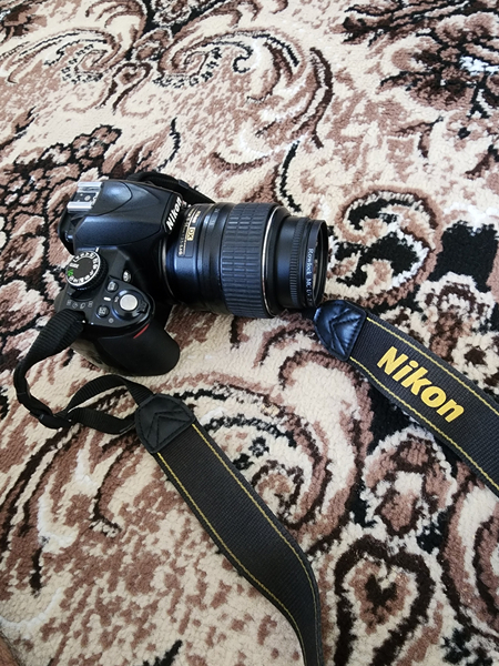 NIKON D3100 fotoaparat sotiladi
