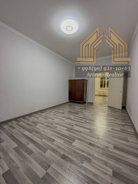 Ялангач Эко базар , 2/1/4 , балкон , ремонт , 50м2 , 55 500 у.е