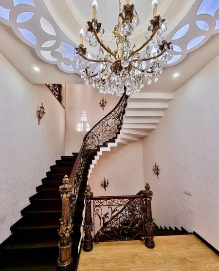 Продается Евро дом Ор-р: Севастопольская 1600 м2