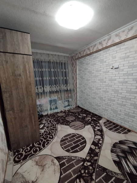 Уй сотилади. 1/9/9. 42 м². Олмазор тумани.