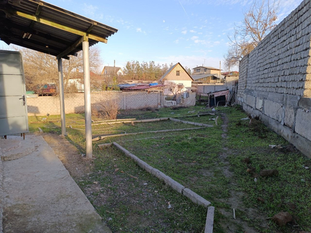 Dacha 8 sotix yer