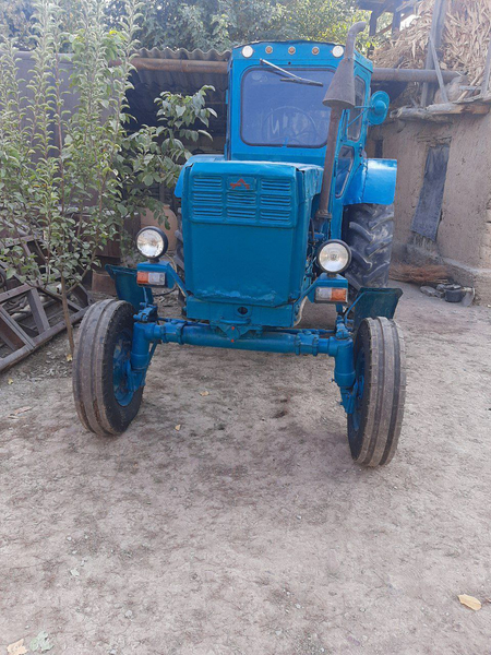 Traktor t40 sotiladi aybi yoq idial yangi holatda turibdi