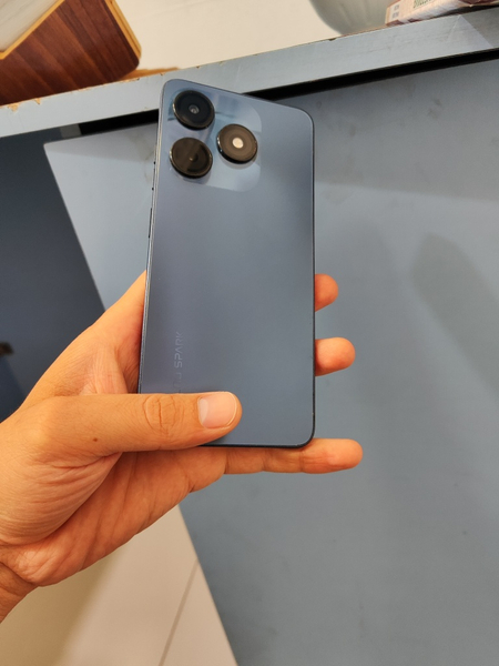 Tecno spark 10.  Ideal