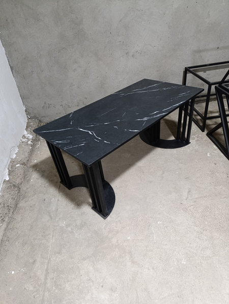Jurnalniy stolik loft