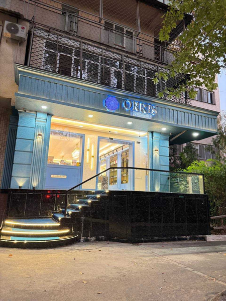 срочно продается нежилое помещение 100 кв.м +подвал 20 кв.м Ц1