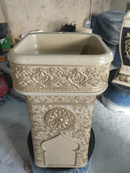 Раковина из камня