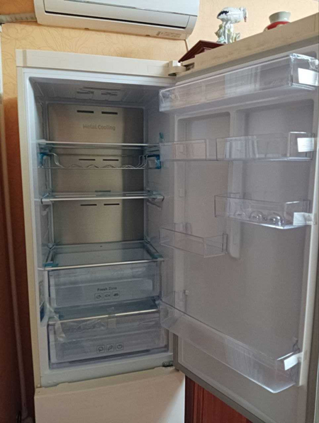 Холодильник Samsung