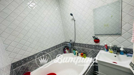 Продается Квартира 3 комнатная на Чиланзаре -7 квартал,Катартал