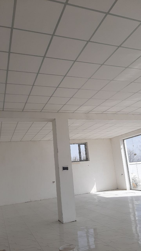 Gipsli ARMSTRONG potoloklarini ishlab chiqaramiz
