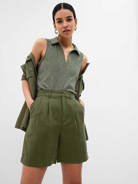 Шорты GAP,размер 42, в 2-х цветах,новые, ткань  лиоцелл,натуральная