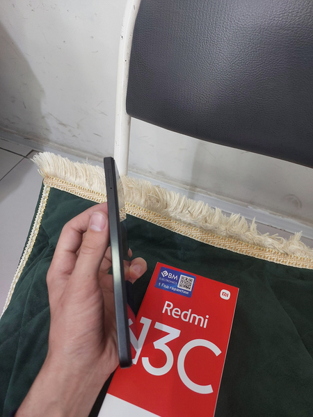 Redmi 13C.  8+8/256gb