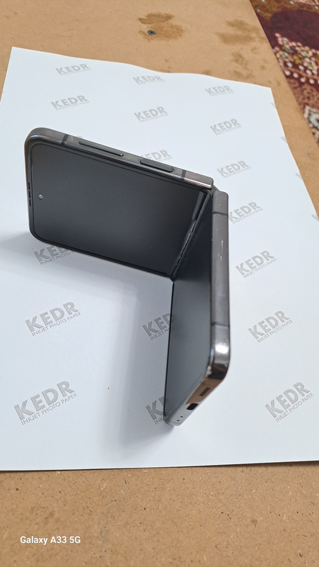 Galaxy Z flip 4 sotiladi 512 gb joyi